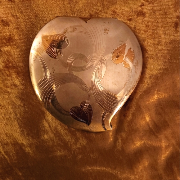 Vintage | Makeup | Vintage 95s Etched Gold Heart Mirror Compact Elgin ...